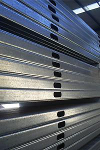 ᐅ ‎ ️ POSTE METALICO para la instalacion de un MURO DIVISORIO de PANEL ...